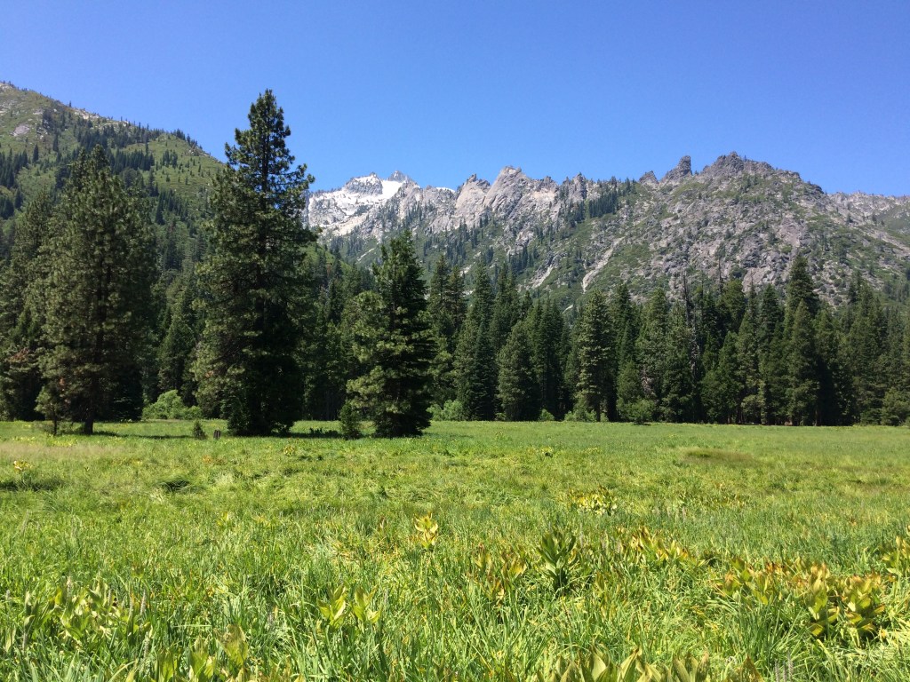 Emerald and Sapphire Lakes – Trinity Alps Wilderness (25 mile trek ...