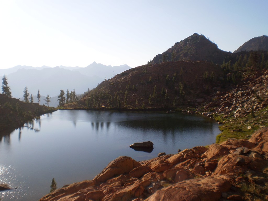Four Lakes Loop – Trinity Alps Wilderness (20 mile trek) – Backpackers ...